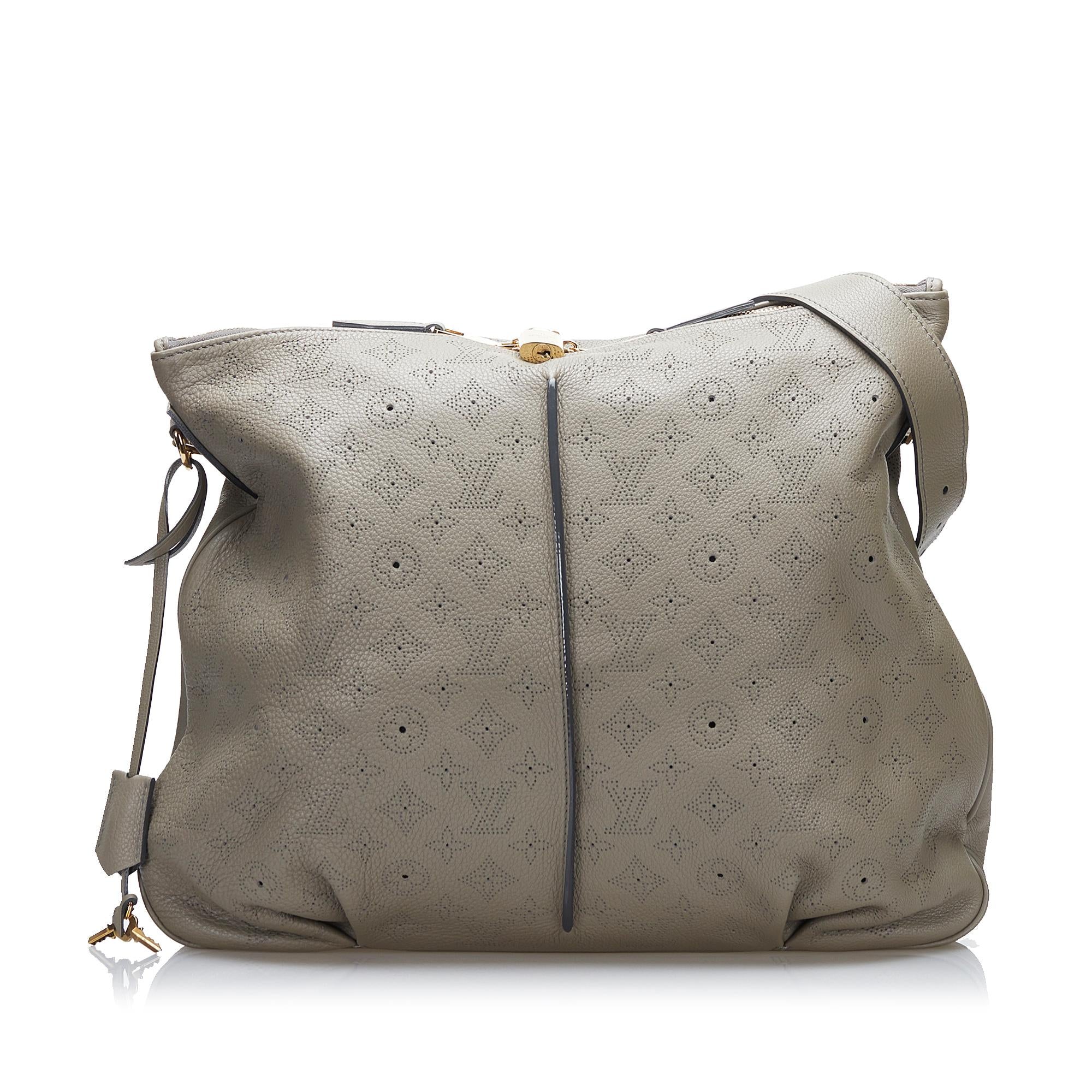 Louis Vuitton Monogram Mahina Selene MM (SHG-36611)