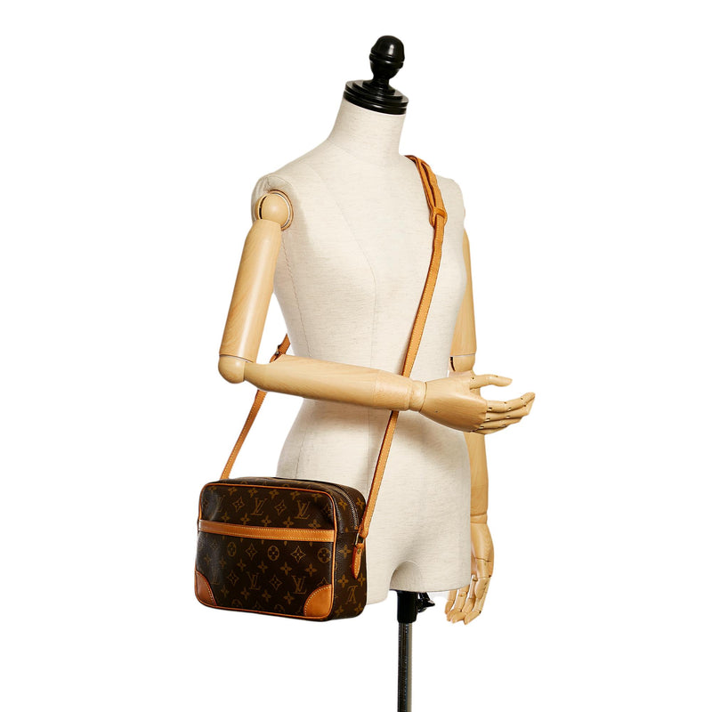 Louis Vuitton Monogram Trocadero 27 (SHG-34125) – LuxeDH