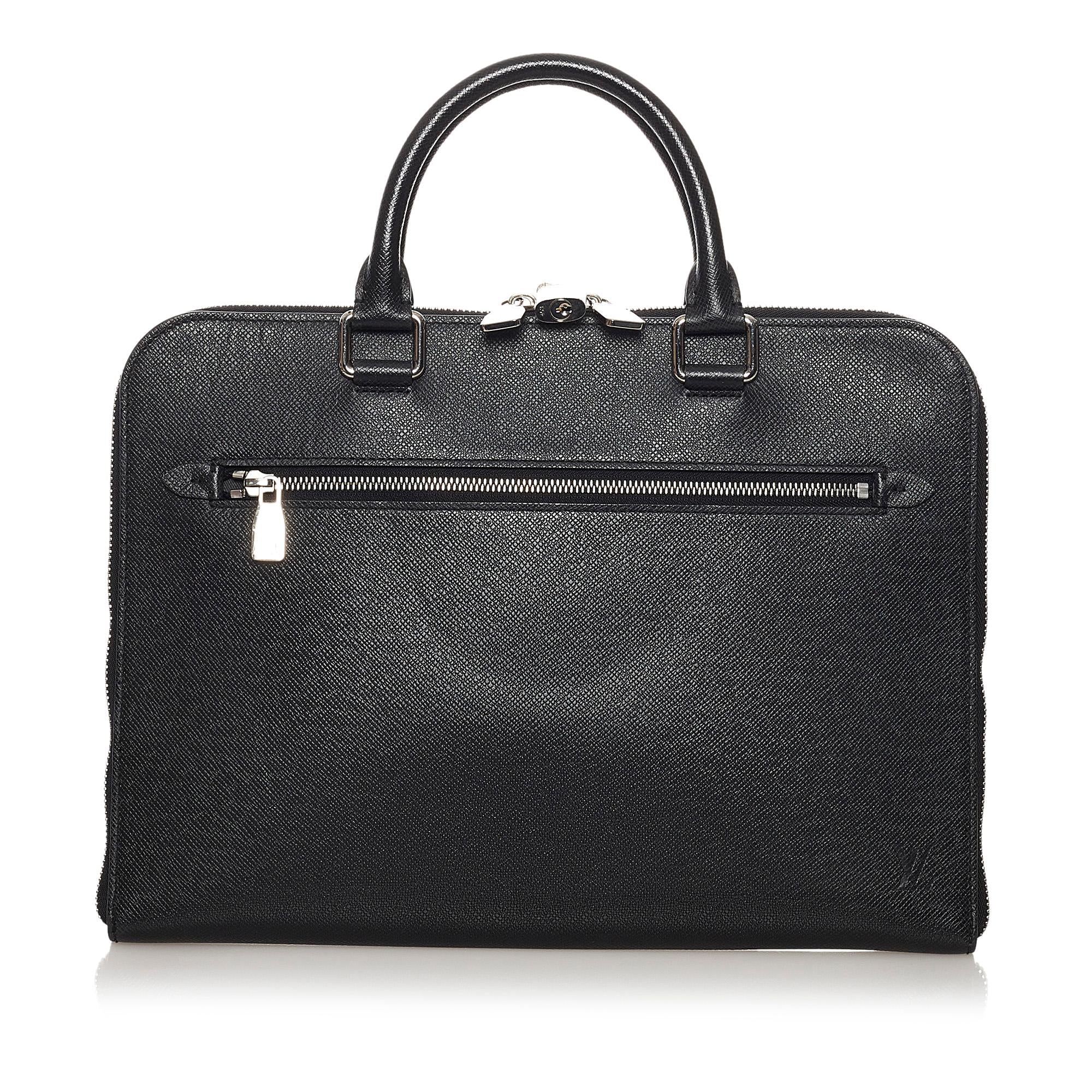 Louis Vuitton Taiga Porte Documents Slim Laptop Bag (SHG-32784)